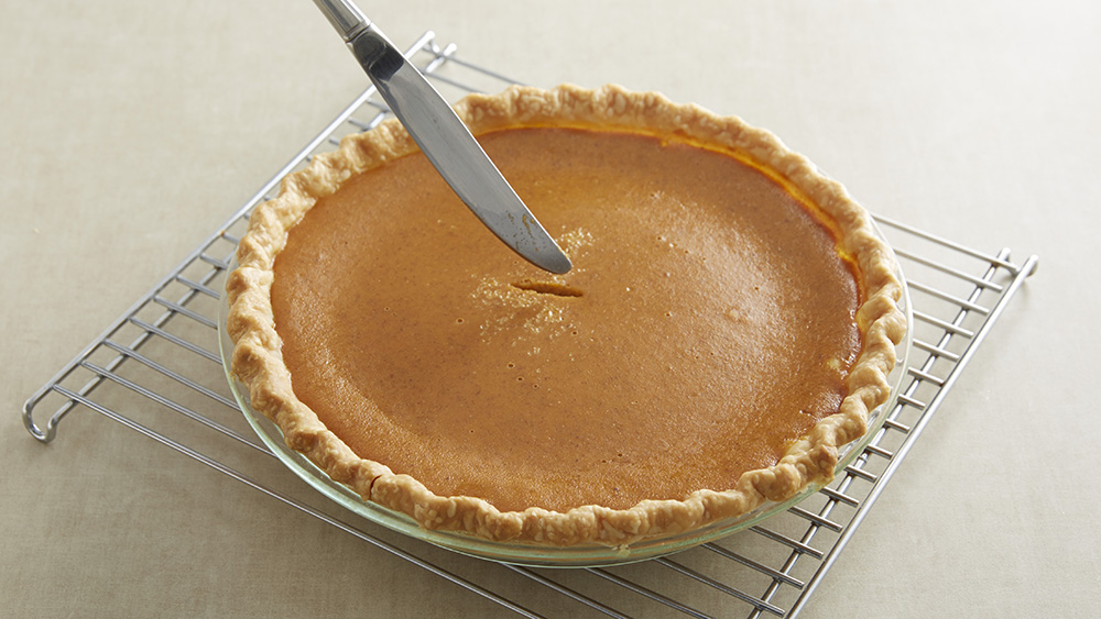 How to Make Pumpkin Pie - Pillsbury.com
