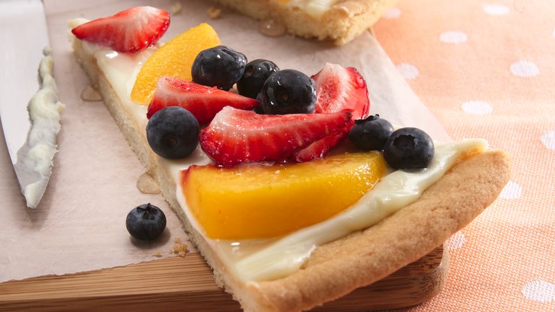 How to Make Fruit Pizza - Pillsbury.com