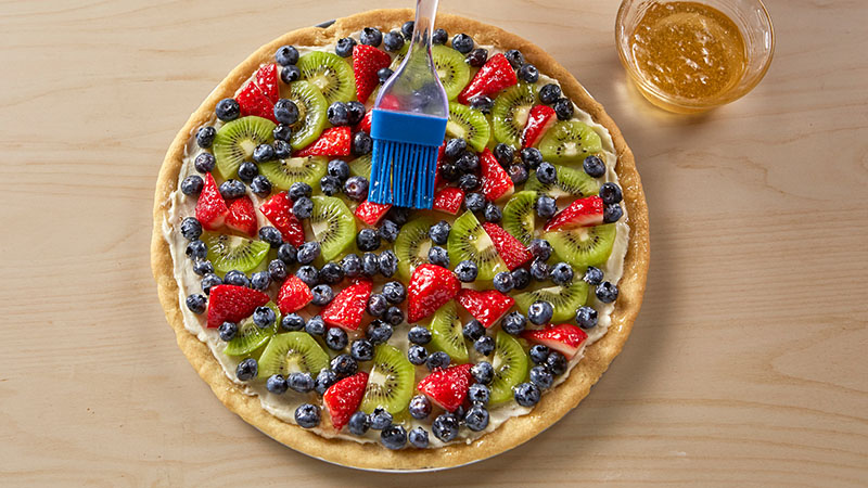 How to Make Fruit Pizza - Pillsbury.com
