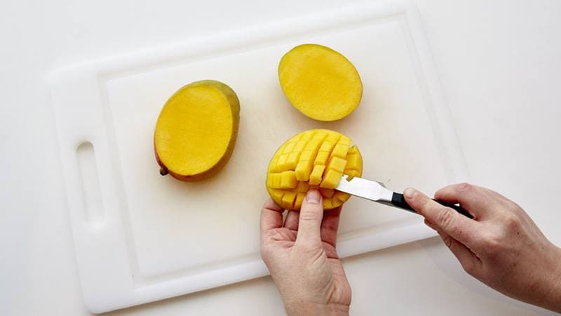 How to Cut the Perfect Mango - Pillsbury.com